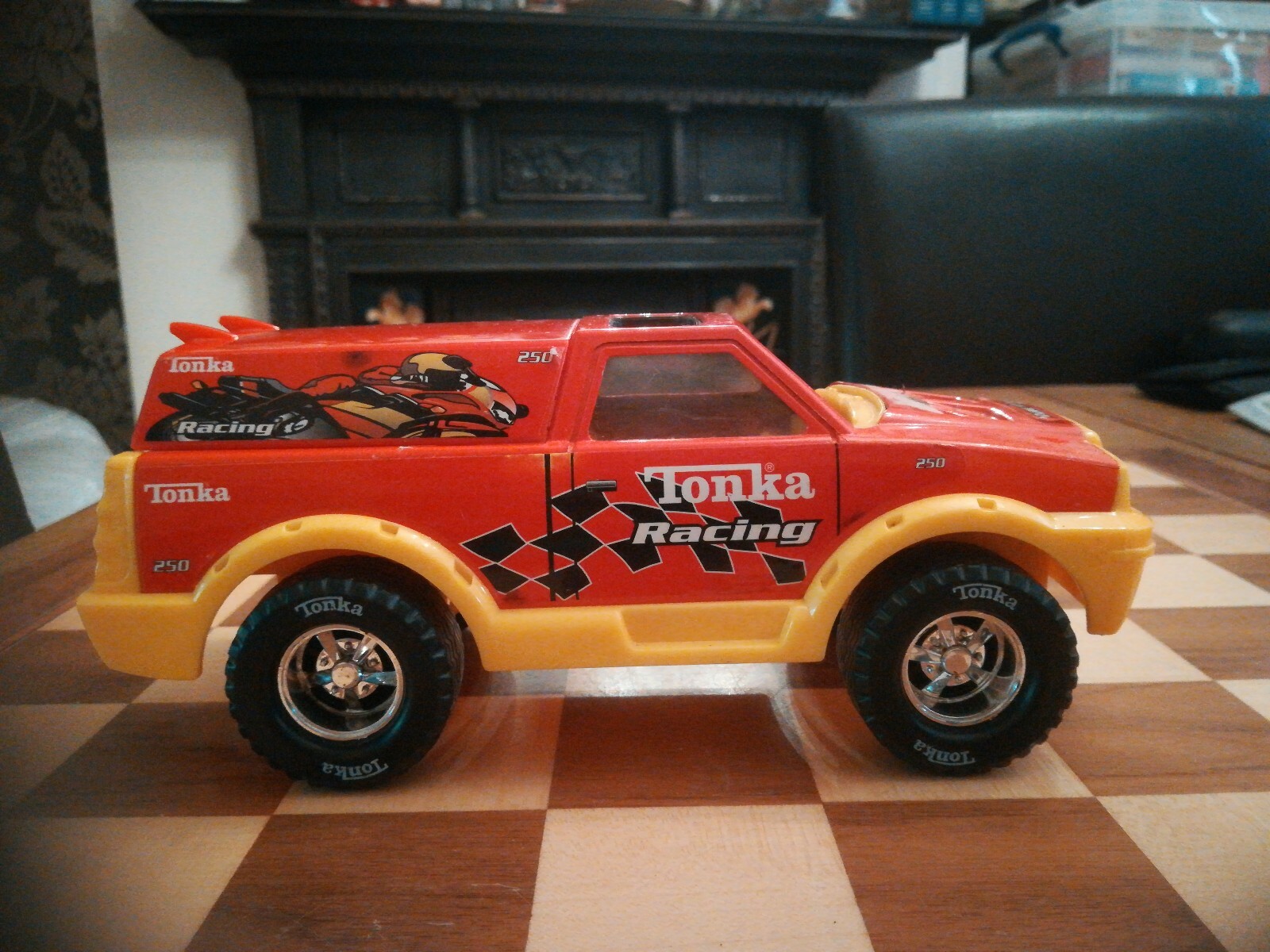 2x Tonka RACING 4x4 Pick-Up TRUCKs 9” Toy Metal Plastic Hasbro 2002 RED ...
