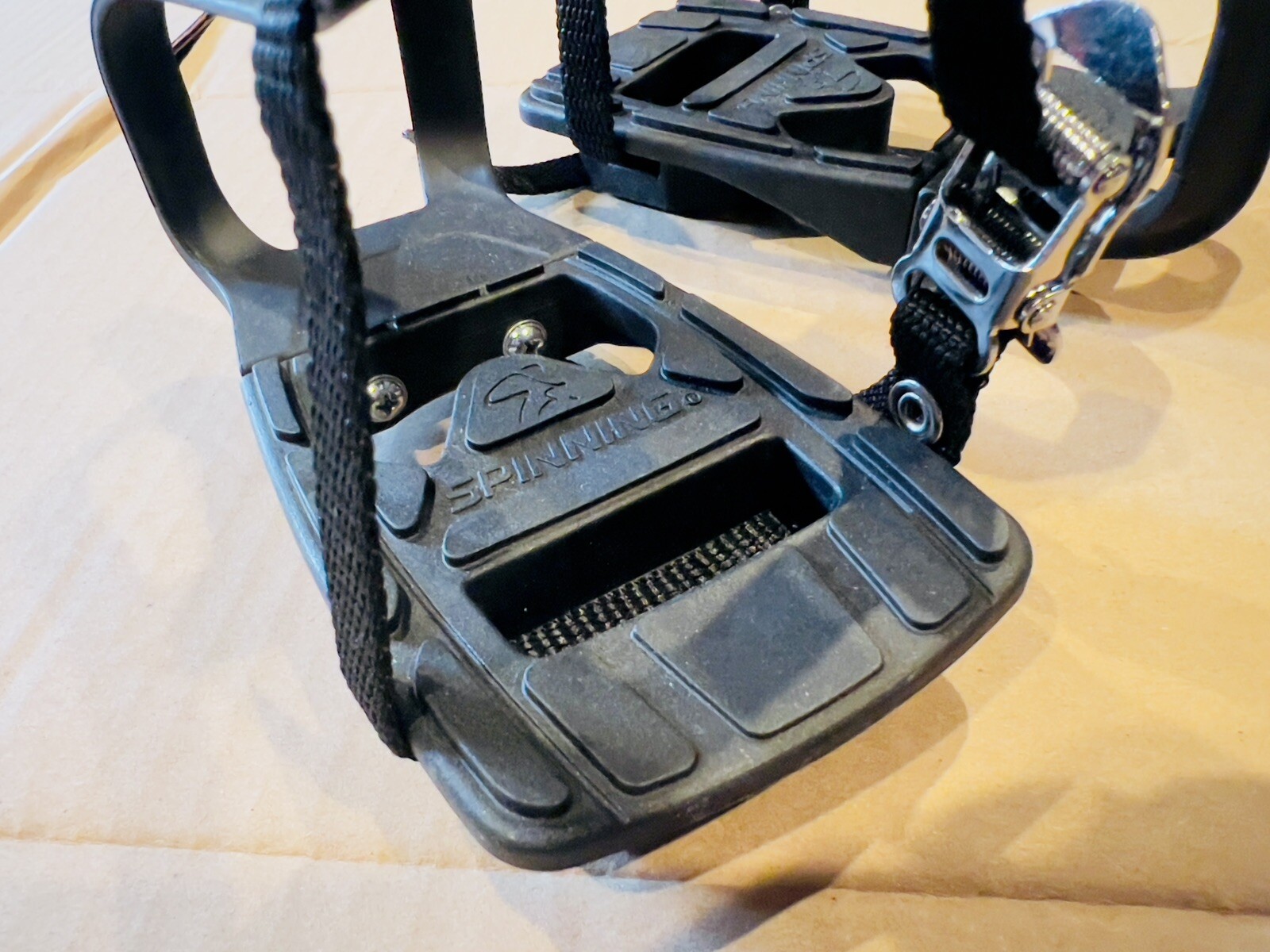 SPINNING Spin Bike Toe Clip Clipless Adapter Pedals Look Delta Peloton ...