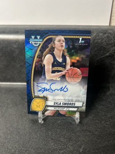 SYLA SWORDS 2024-25 BOWMAN UNIVERSITY CHROME AUTO BLUE REPTILE /150 | eBay