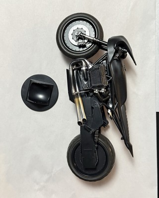 MCFARLANE Batcycle - The Batman DC Multiverse Comics Vehicle 1:10 Dark ...