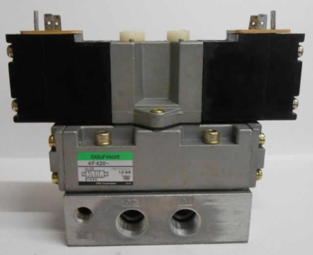 CKD Pilot Operated Spool Valve 4f420-10 2 Position Double Solenoid 100 ...