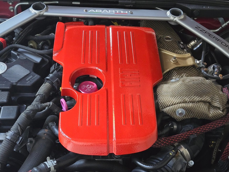 FIAT 124 Spider Abarth 1.4l Multiair Turbo Engine Motor Red Top Cover ...