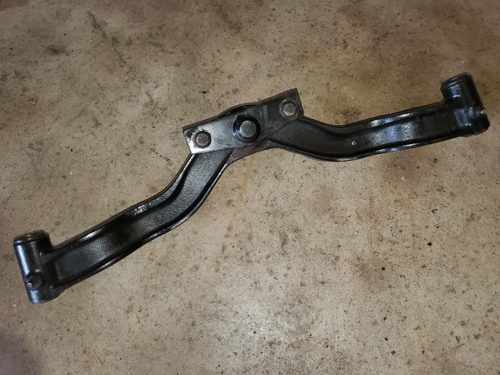 John Deere GT235 OEM Front Axle AM124578 Pivot AM124680 GT225 GT245 ...