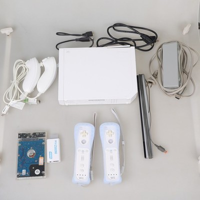 Nintendo Wii Console HD 2 Original Wii Remotes & 320GB Harddisk 140 ...
