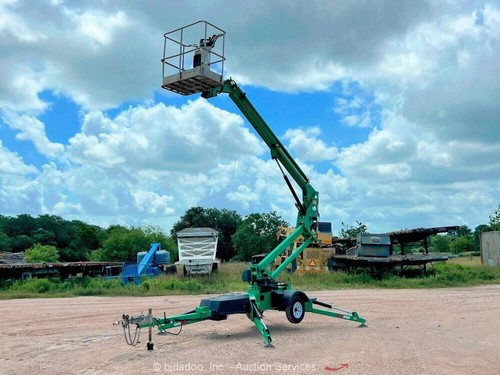 2015 JLG Tow-Pro T350 35' Towable Boom Lift Man Aerial Platform Gas ...