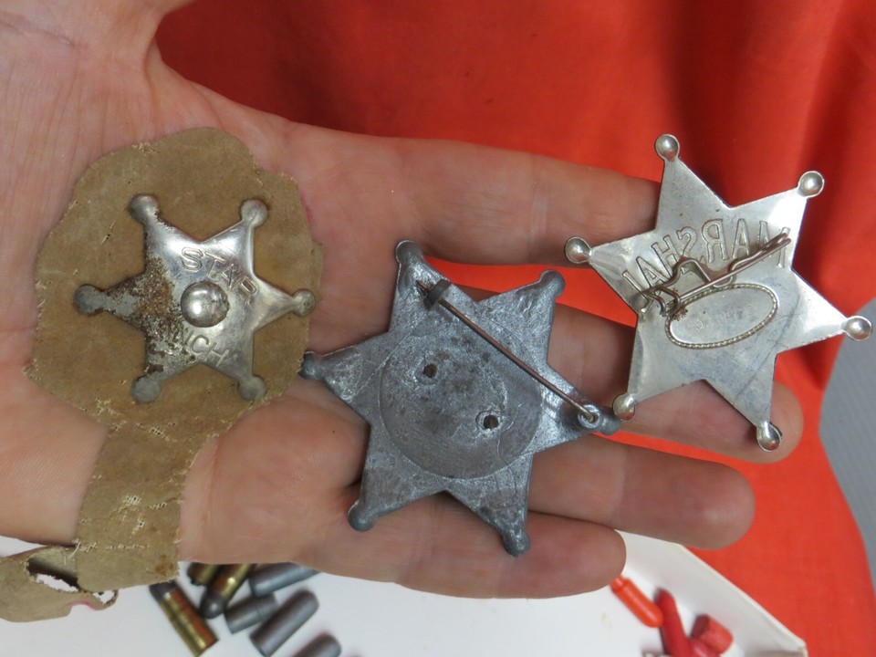 VINTAGE LOT OF MISCELLANEOUS CAP GUN BULLETS/PIECES: HUBLEY MATTEL, 007 ...