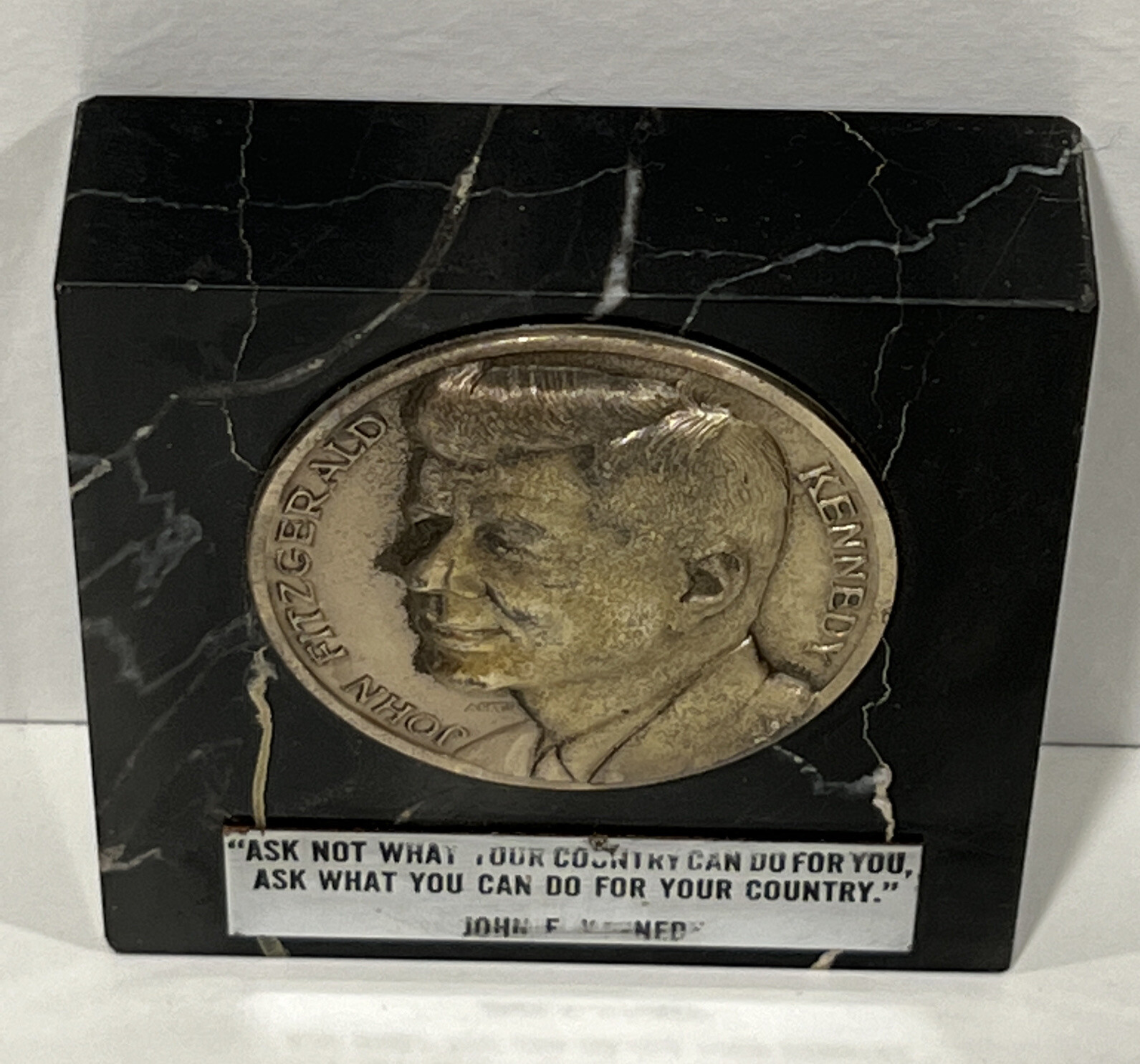 VINTAGE JFK JOHN F. KENNEDY COIN MEDALLION PAPERWEIGHT WITH MARBLE BASE ...