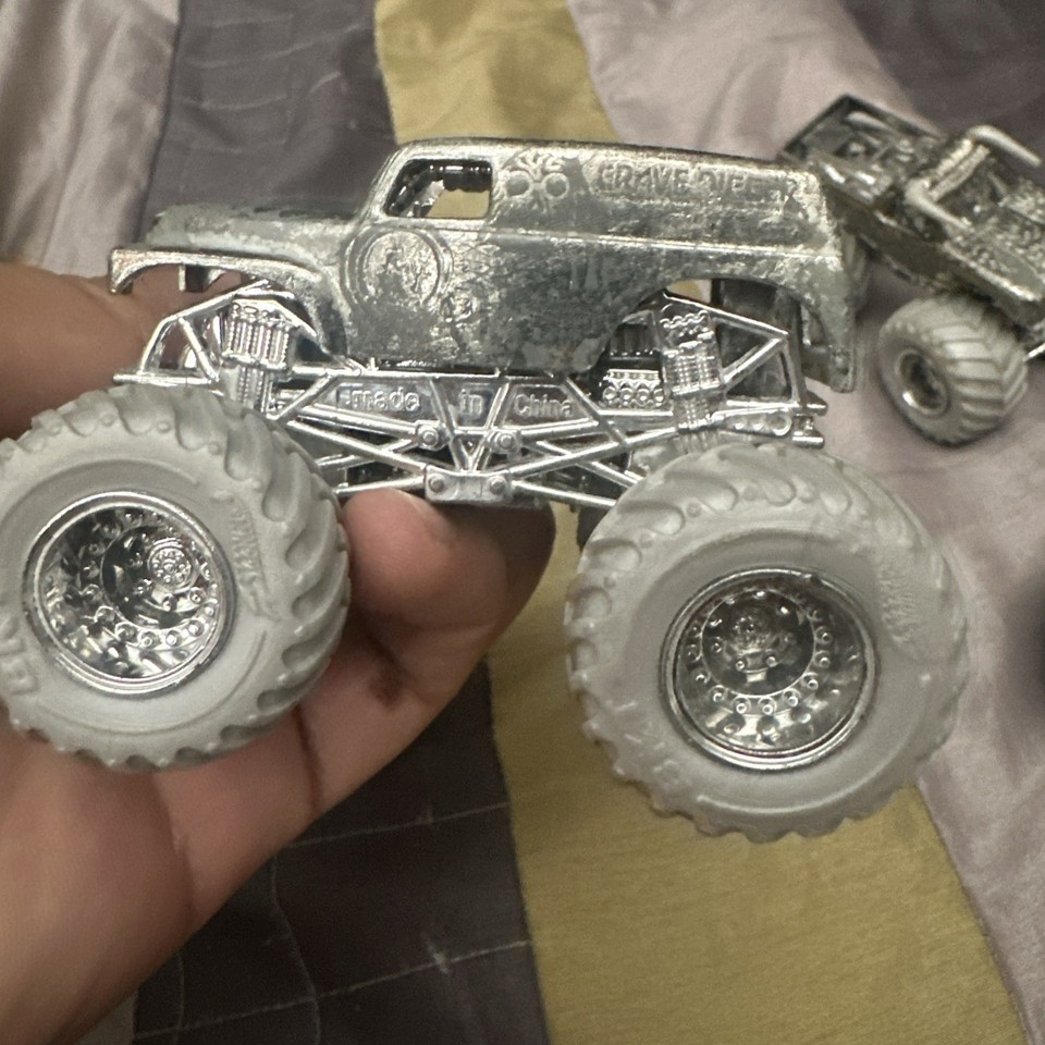 Hot Wheels Monster Jam SILVER COLLECTION El Toro Loco Truck New | eBay