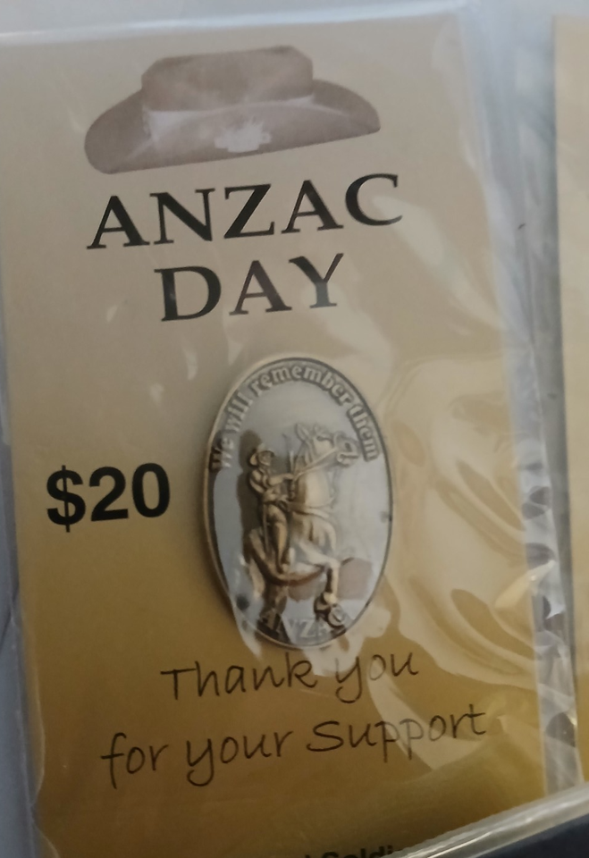 NEW IN PACK - BULK LOT - ANZAC DAY BADGES PINS x 9 - INCLUDES SLOUCH ...