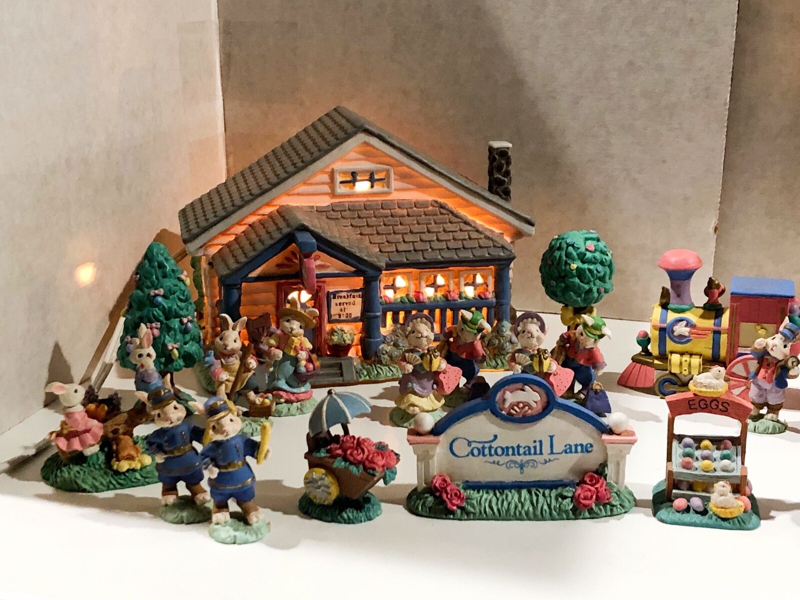 Midwest of Cannon Falls Cottontail Lane Easter Bunny Village | eBay