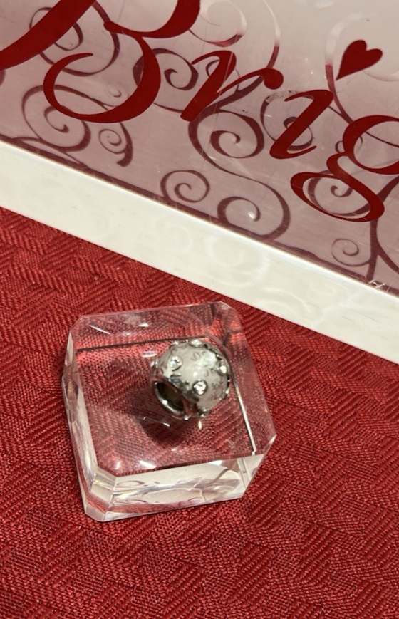 BRIGHTON BEAD*SNOWFLAKE W/CLEAR CRYSTALS*SNOWFLAKES IN BACKGROUND W ...