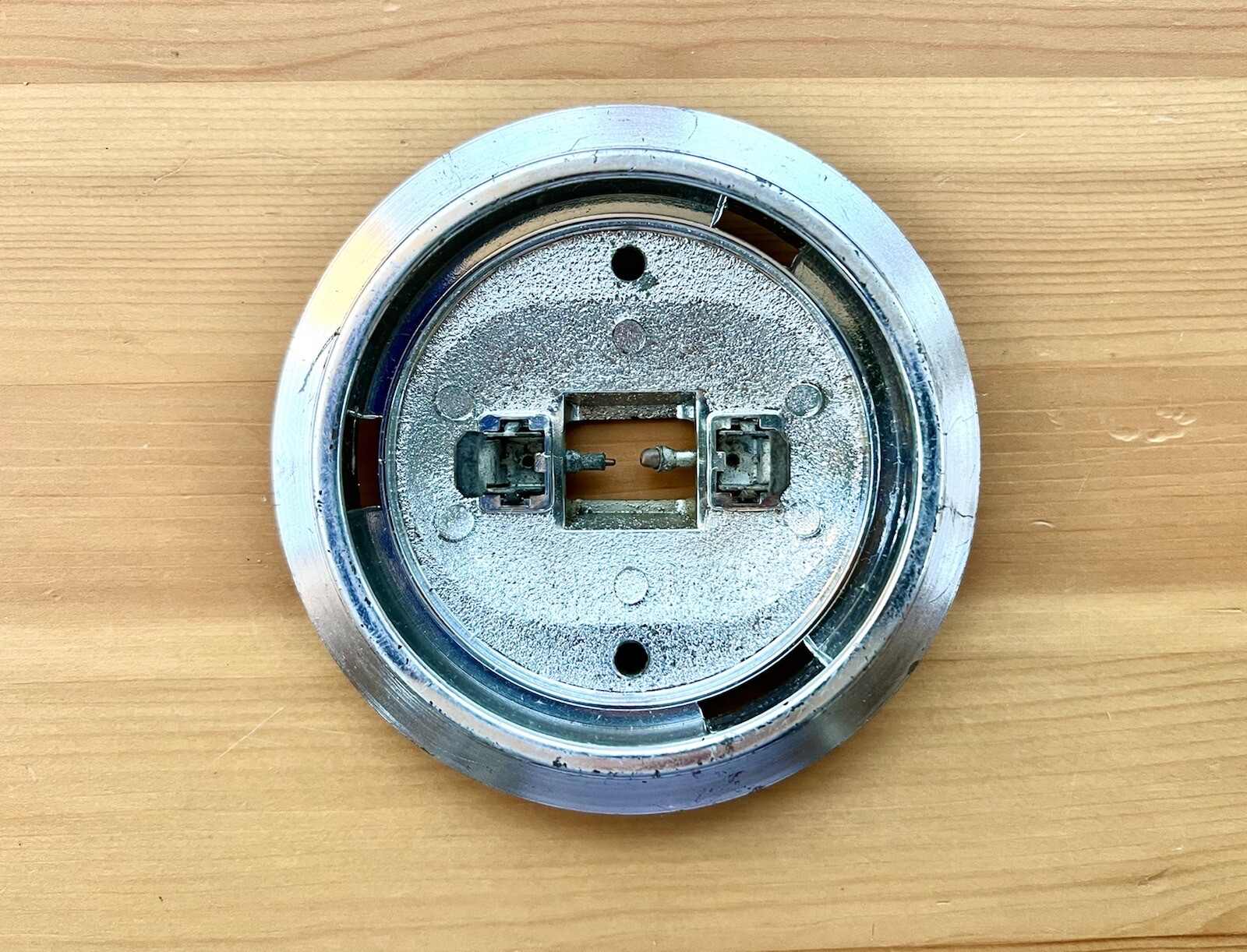 1969-1976 GM Dome Lamp Reflector Base - 8732779 | eBay