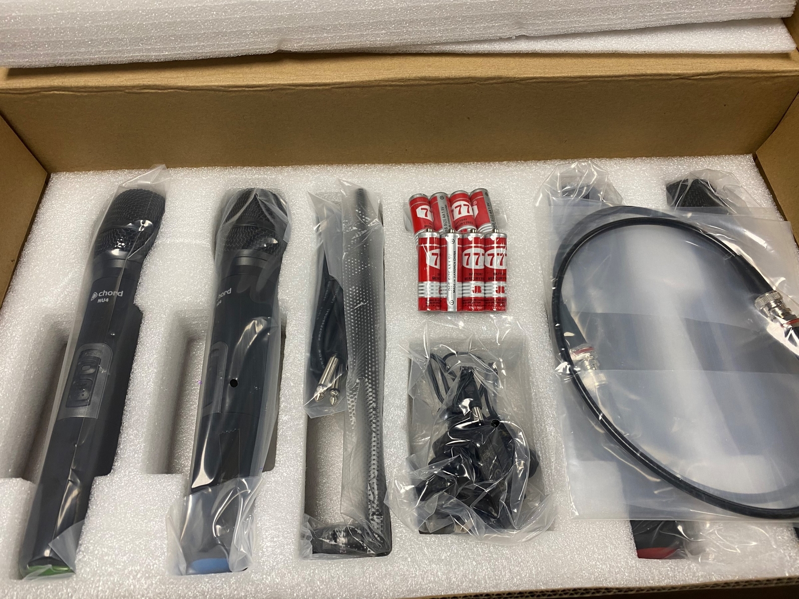 Chord NU4-H Quad UHF Wireless Handheld Rack Mount Microphone System for ...