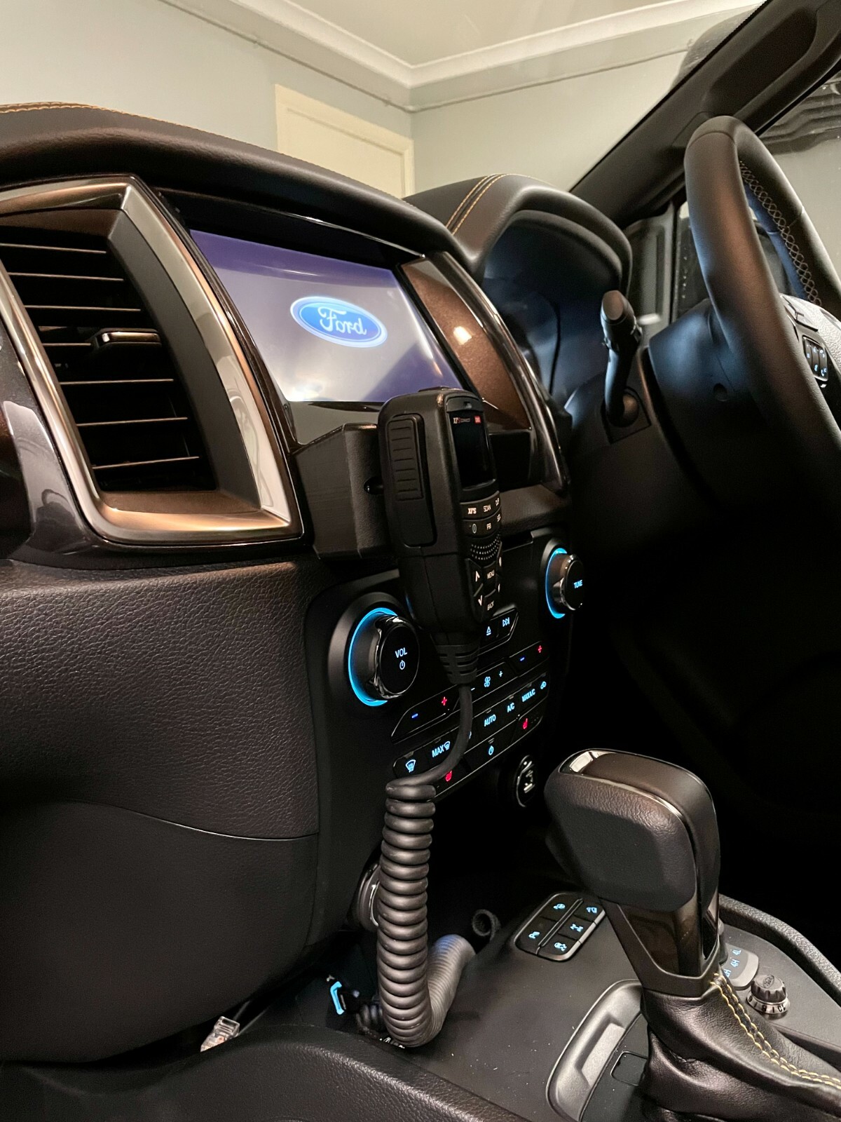 GME UHF Microphone / Radio Mount PX2/3 Ford Ranger / Raptor / Everest ...