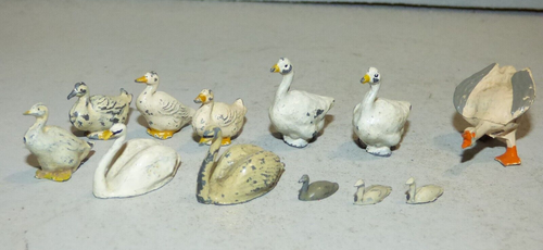 Britains Farm Swan & Cygnet, Ducks, Geese, Angry Gander (12 Pieces) 1: ...