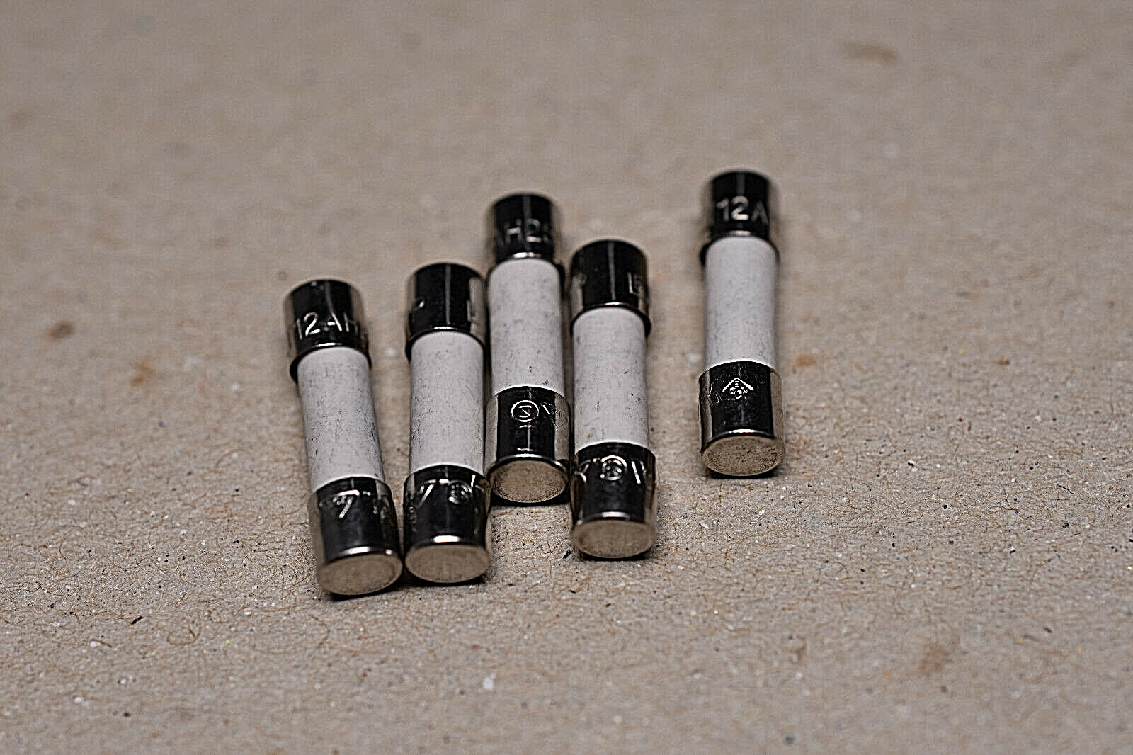 5x Fuse 5x20mm 12AMP 250V SlowBlow CERAMIC Sand Filler T12AH250VP ...