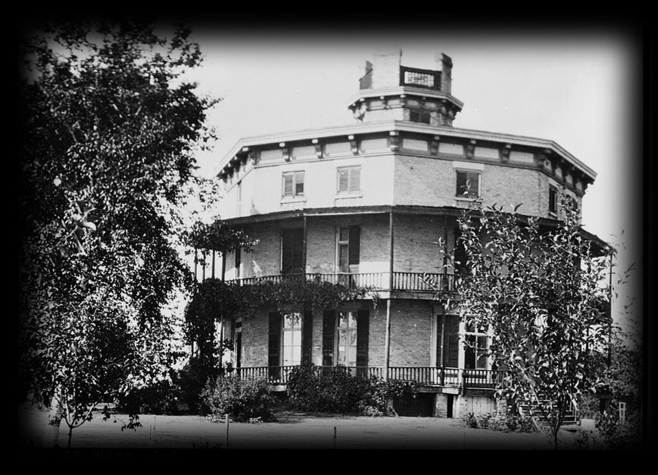 Authentic Victorian Octagon House Plans, 8 bedrooms, porches, printed ...