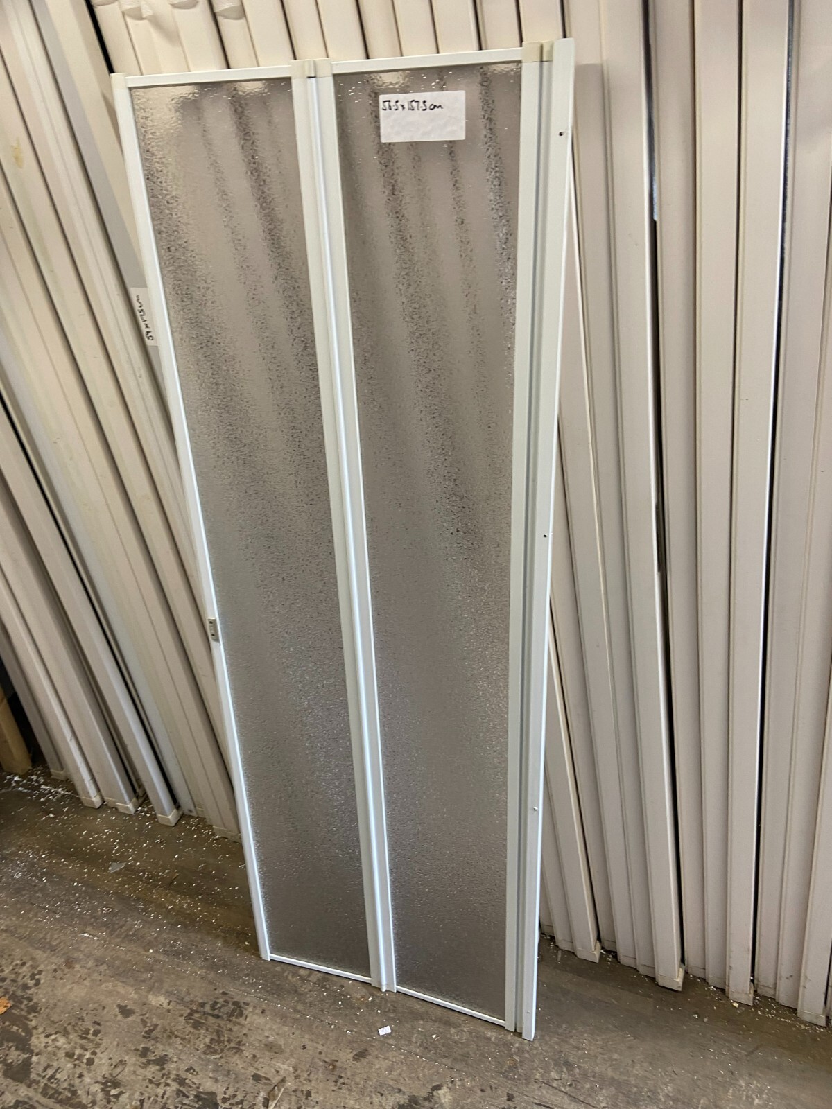 CARAVAN/MOTORHOME BIFOLDING SHOWER DOOR 56.5 X 157.5 CM | eBay UK