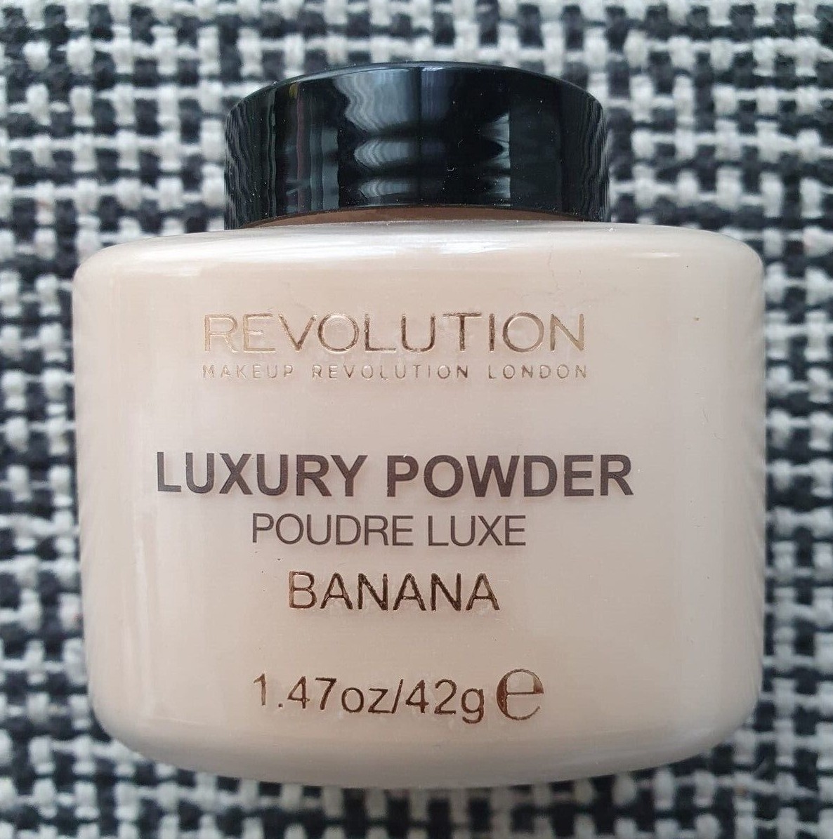 Banana Powder Makeup Revolution Review | Saubhaya Makeup