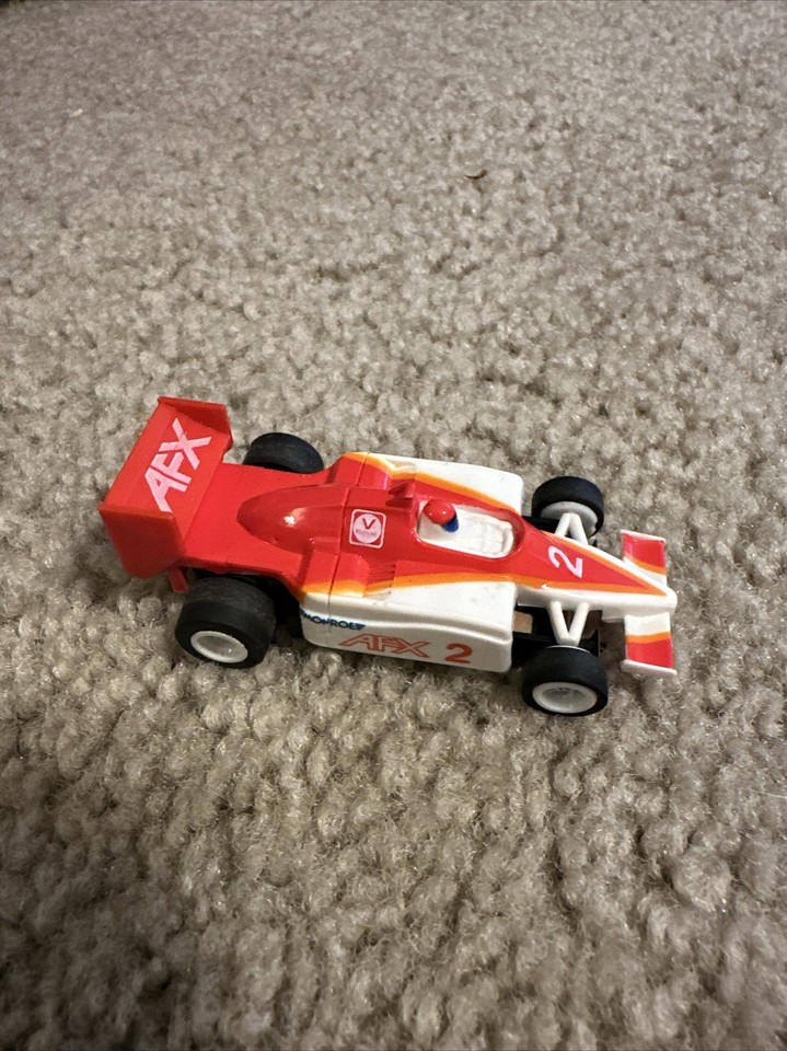 AFX TOMY GIANT RACEWAY #09803 w/ 2 Original Cars PLUS 2 Extra Cars ...