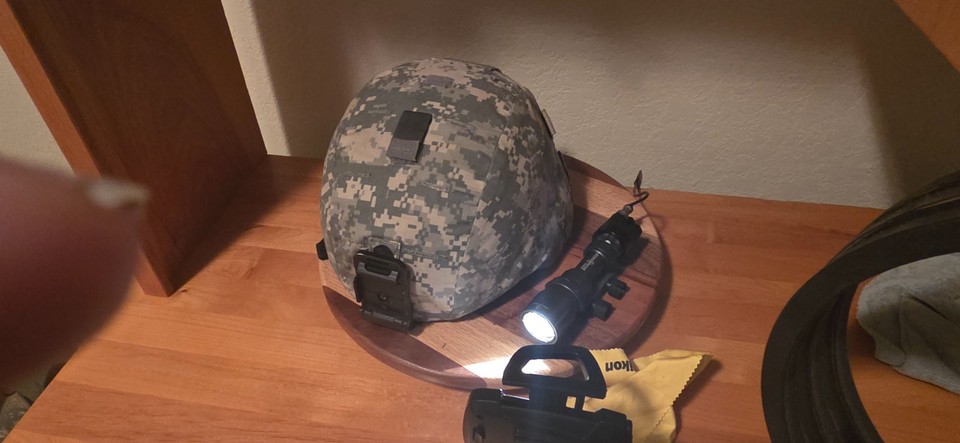 COMBAT HELMET US ARMY ACH GREEN LARGE MADE WITH KEVLAR WITH NAPE AND ...