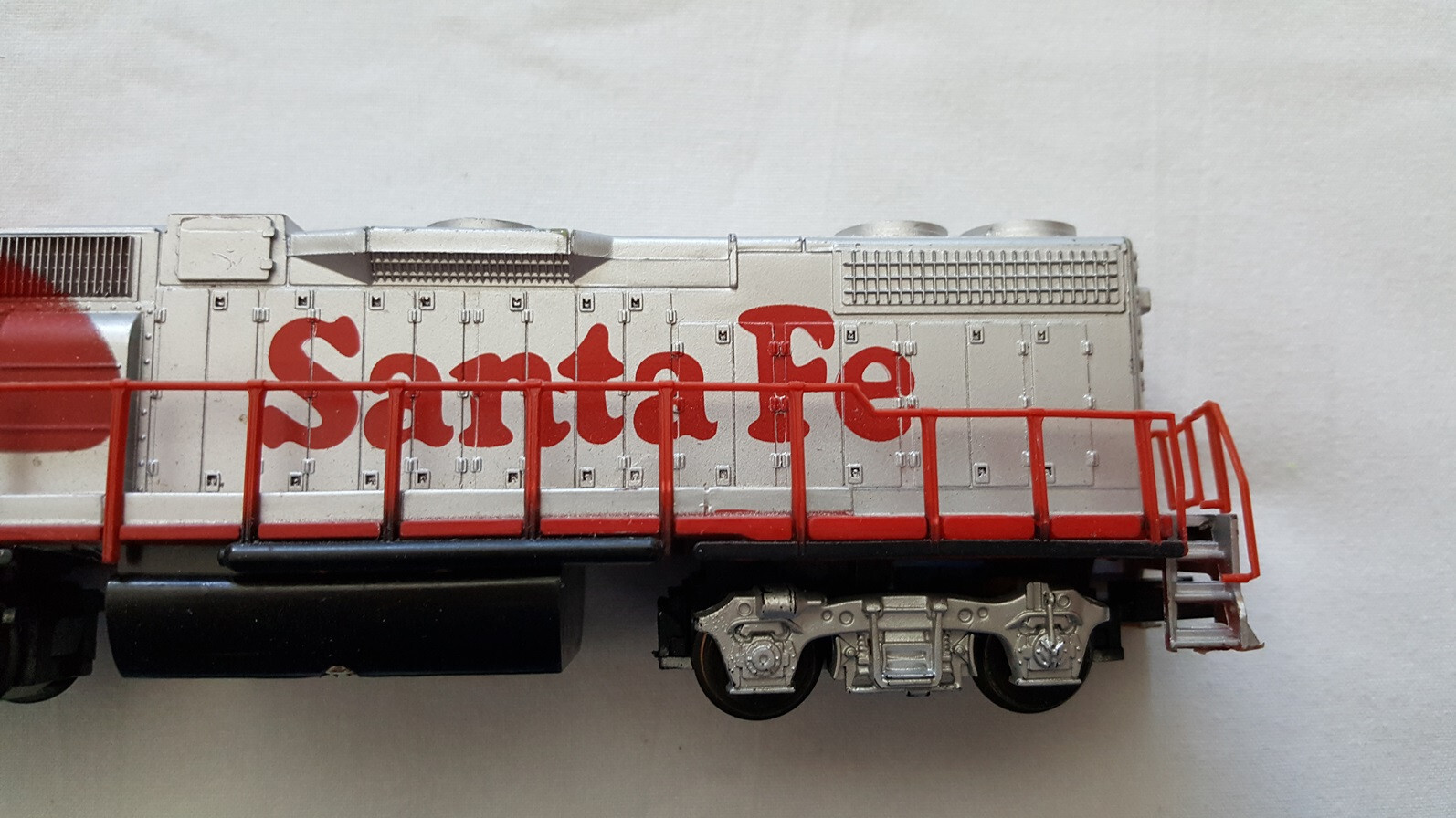Life Like HO Scale Santa Fe GP-38 Diesel Locomotive #3500 1:87 Model ...