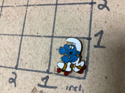 oringinal vintage UNUSED -- SMURF Enamel Pin - 1979 Peyo w berrie ...