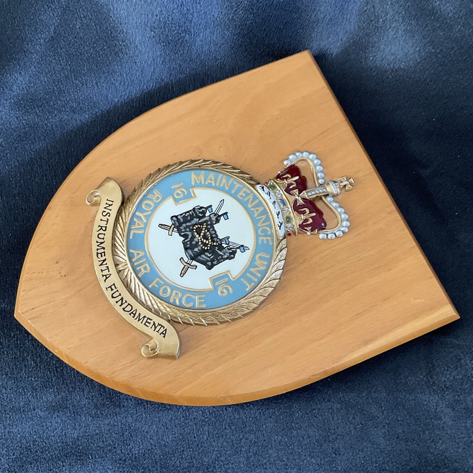 Vintage Royal Air Force 16 MAINTENANCE UNIT Mess Wall Plaque/Shield ...