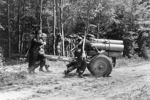 WWII B&W Photo German Soldiers Nebelwerfer 42 21cm Rocket Launcher WW2 ...