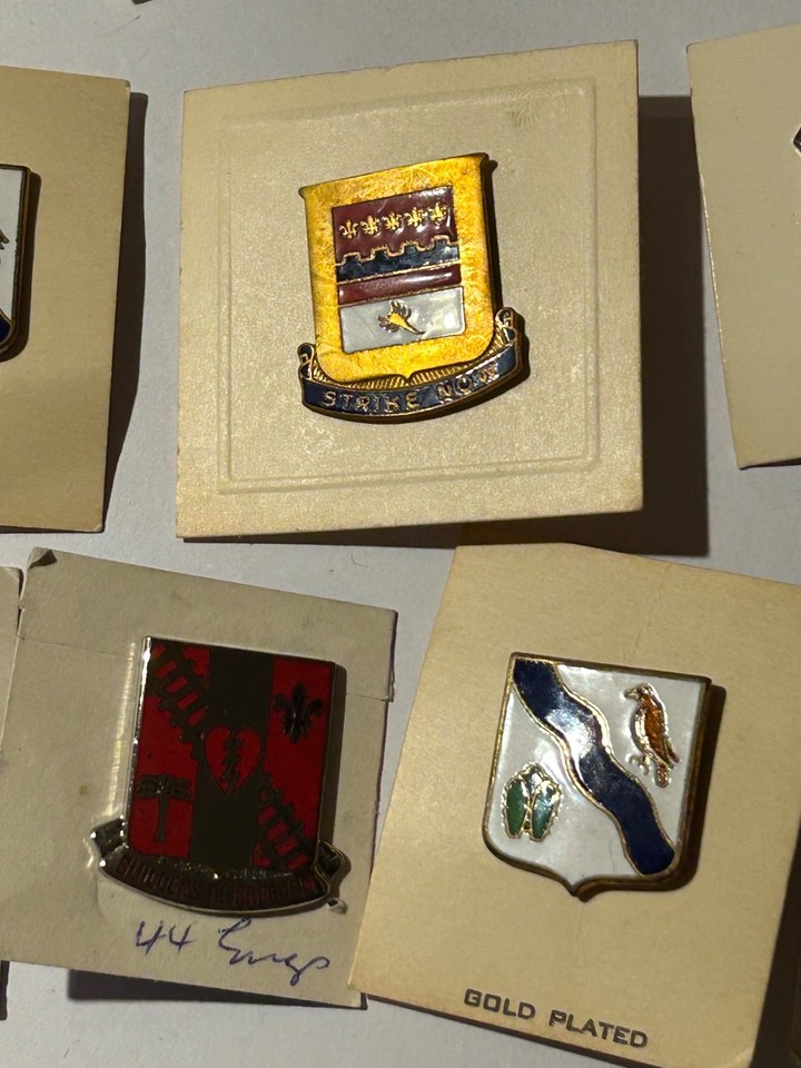 Lot of 17 U.S. Army DUI Pins – Meyer & Gold Plated Insignia, Engineers ...