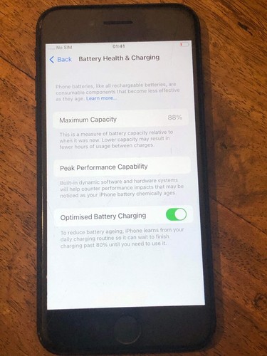 Apple iPhone SE (2020) 2nd Gen. - 64GB. cracked screen and back. fully ...