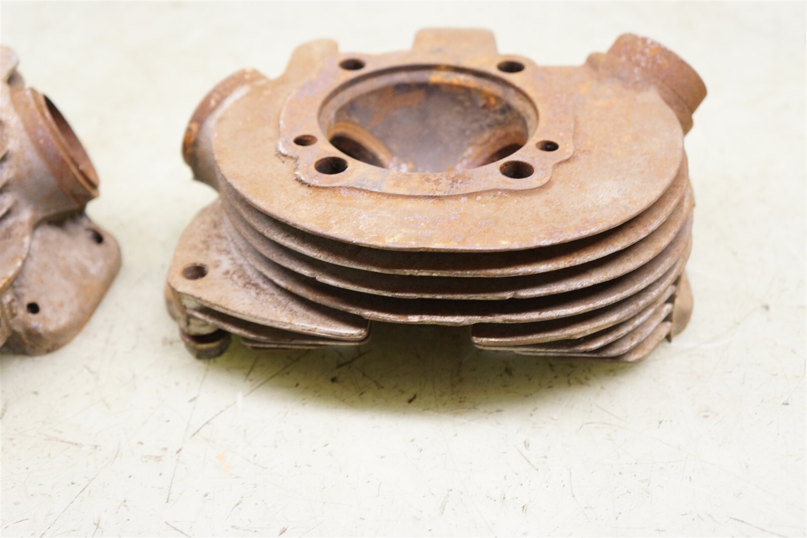 Harley Sportster Ironhead XLH 900 XLCH XLH900 XLCH900 Heads bare *2843 ...