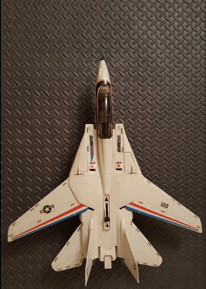 1 Tomcat 1/32 Huge Jet G I JOE 1983 SKYSTRIKER Jet with PILOT and BOX ...