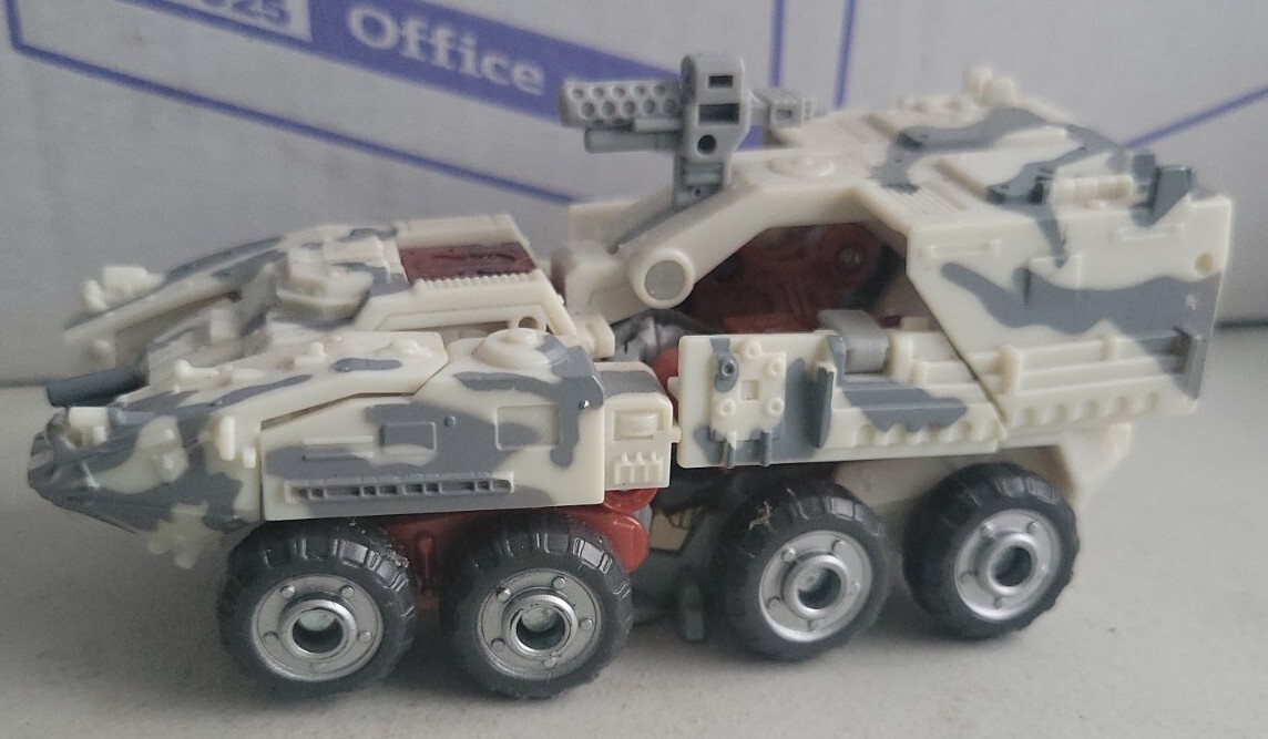 TRANSFORMERS 2007 DECEPTICON DELUXE CLASS WRECKAGE WHITE/GRAY CAMO ...