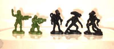 PLASTIC SOLDIERS, Old toy box find 17 figures, see photos and ...