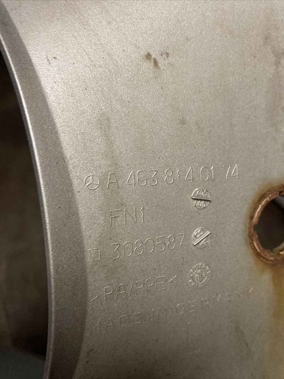 16-18 MERCEDES BENZ FRONT PASSENGER LEFT LIGHT COVER MOLDING ...