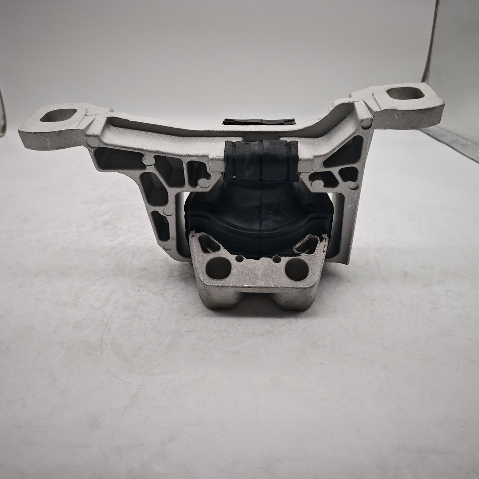 AV6Z6038A Engine Motor Mount Front For 2012-2018 Ford Focus SE Titanium ...
