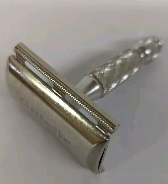 Gillette Travel Tech Vintage Double Edge Safety Razor Looks Brand New ...