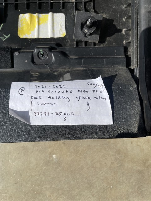 OEM 2021 Kia Sorento Right Rear Door Garnish Molding Passenger Trim ...