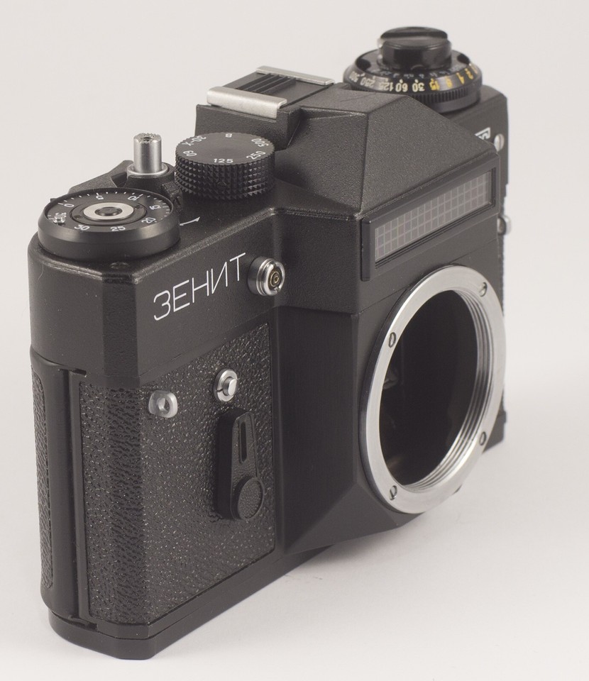 ZENIT ET BLACK CAMERA BODY MINT IN BOX PASSPORT SERVICED CLA'D WORKS ...