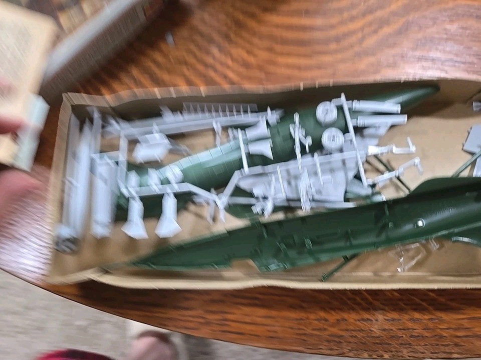 Pre Owned Monogram F-105 Thunderchief Camouflage 1/72 Scale Kit PA149 ...