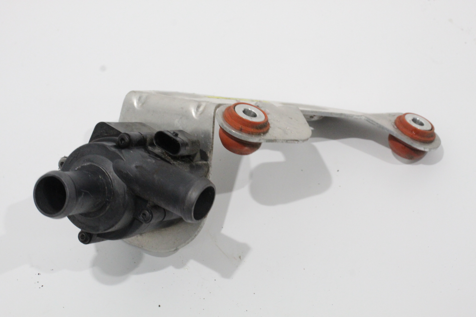 Audi A6 4F C6 3.0TDi V6 Additional Coolant Water Pump 059121012A | eBay