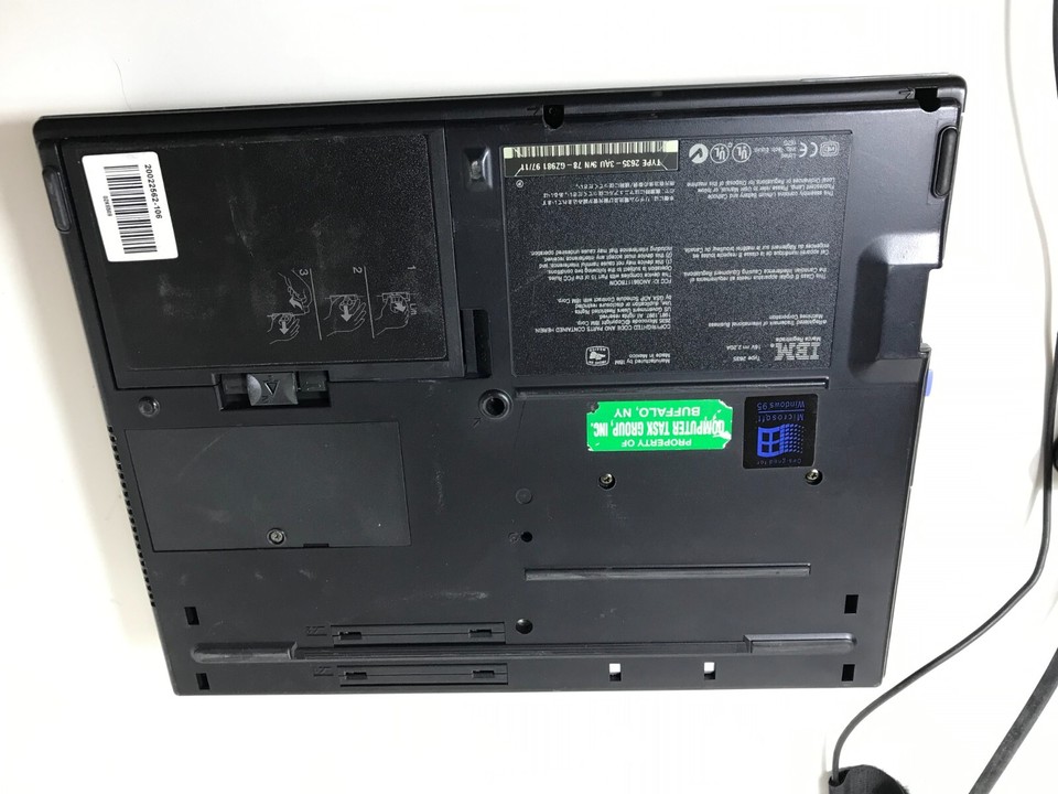 IBM Thinkpad 380D Laptop w/CD - POWERS ON - READ - hva | eBay