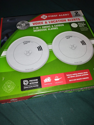 First Alert 2-in-1 Combo Smoke/CO Alarms 2-Pack Voice & Location Alerts ...