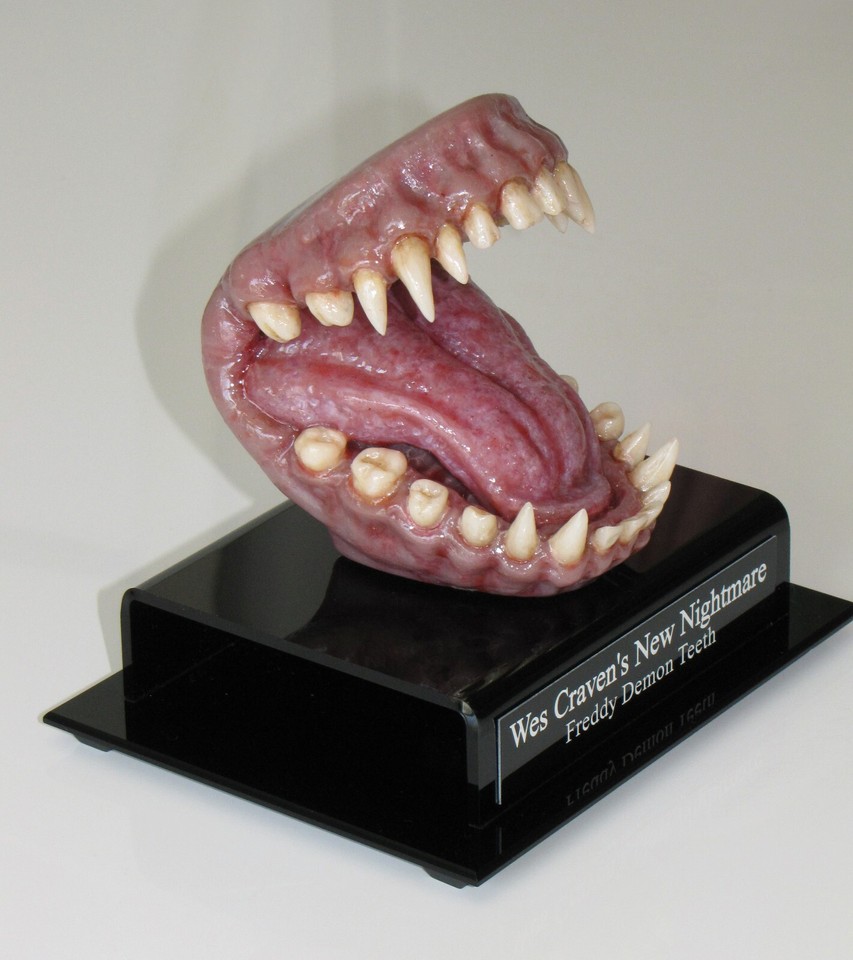 A Nightmare on Elm Street 7 Freddy Krueger Demon teeth film Prop ...