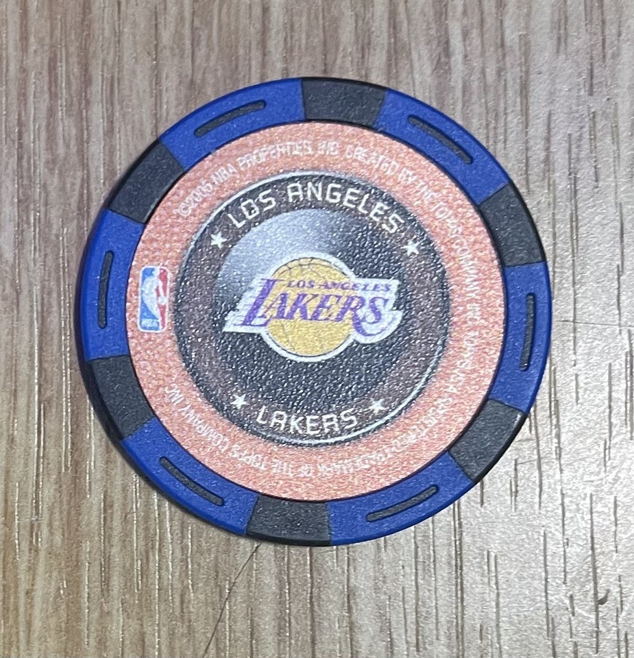 KOBE BRYANT 2005-06 TOPPS NBA POKER CHIP BLUE LOS ANGELES LAKERS MINT ...