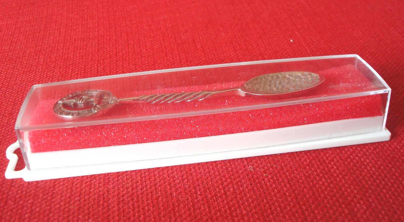 Mackay Clan crested “Manu Forti” | Grelly UK