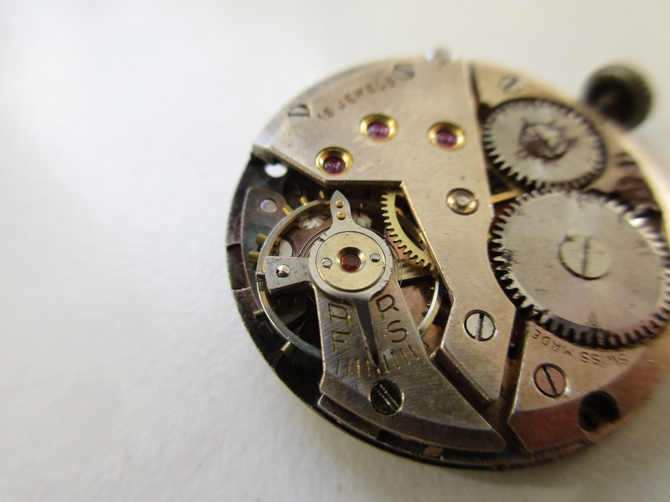 Felsa cal. 390 vintage watch movement - balance moves - for parts | eBay