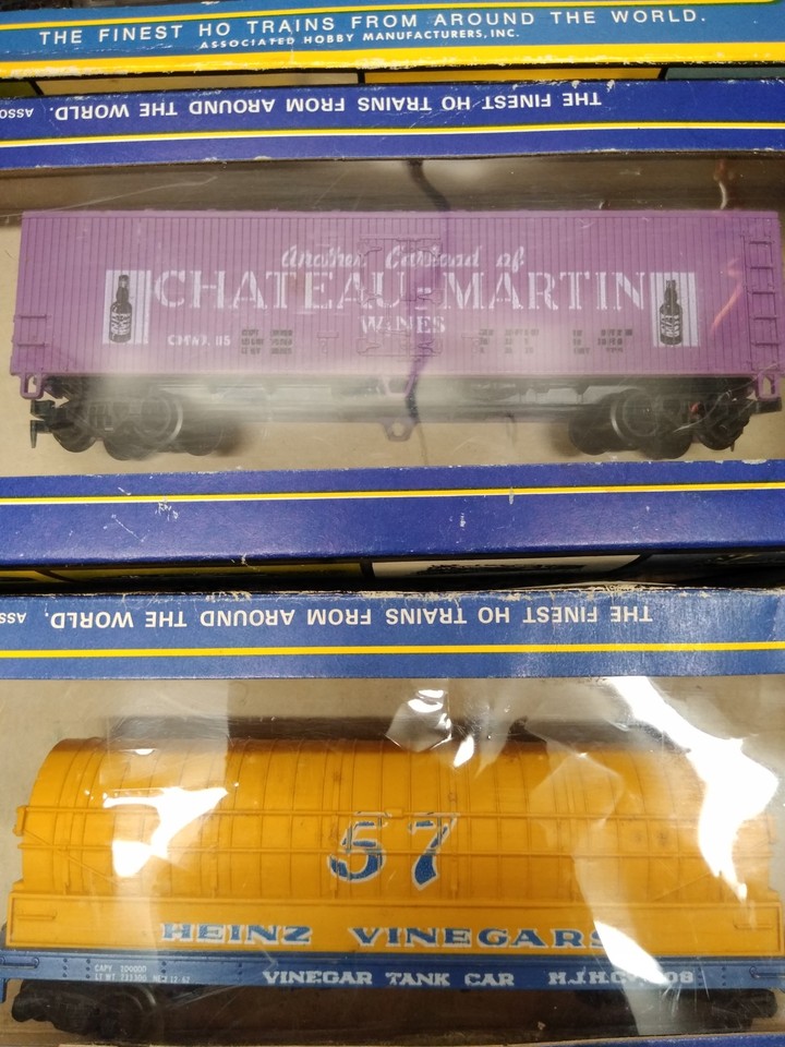 Vtg AHM HO Train Set Union Pacific Diesel Locomotive Cars Track ...