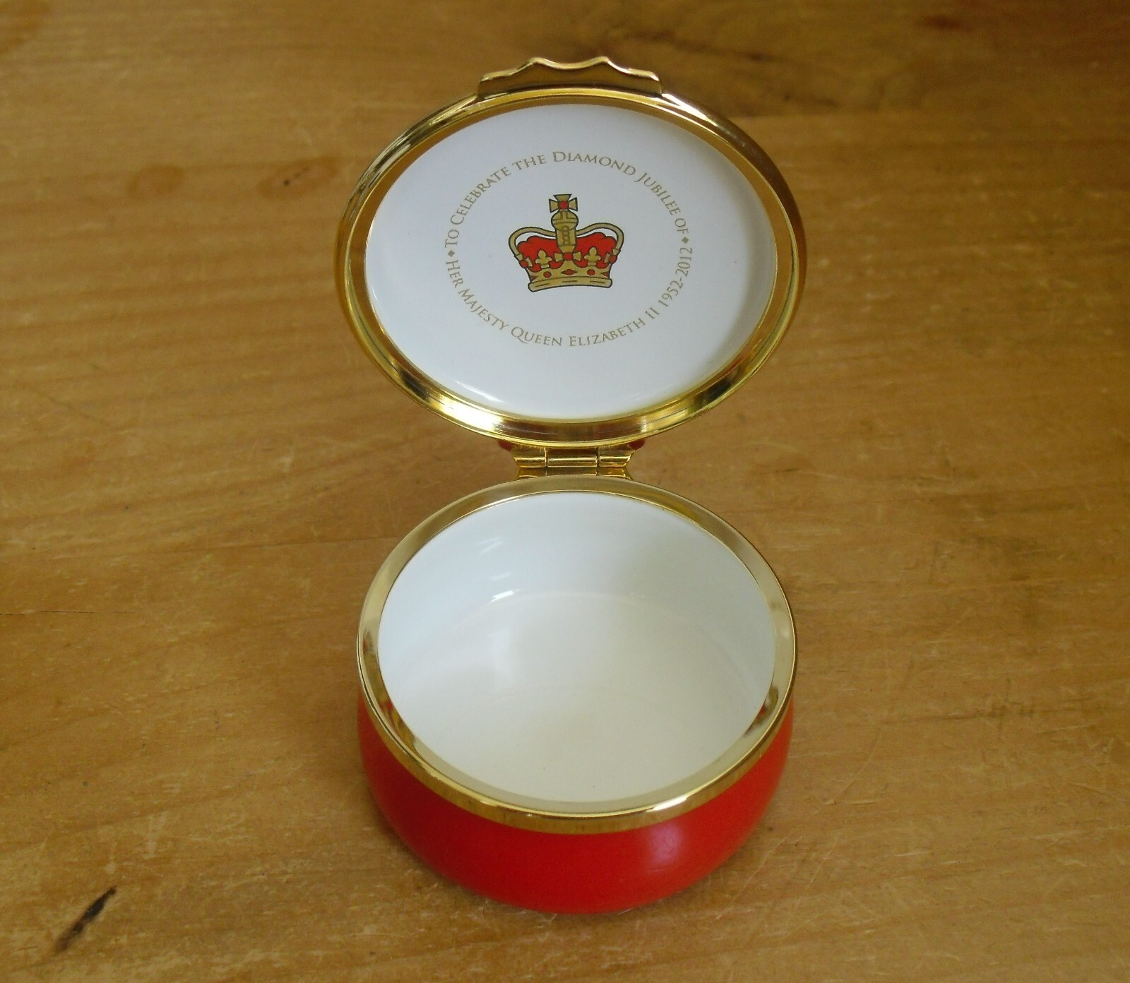 Halcyon Days Queen Elizabeth II Diamond Jubilee Royal Cypher Enamel Box ...